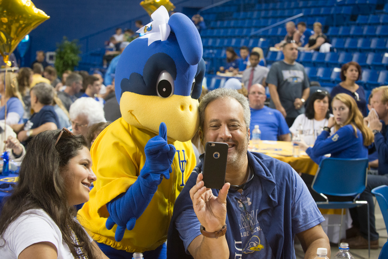 UD families flock to campus | UDaily