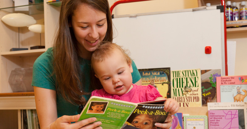 Reading to children | UDaily