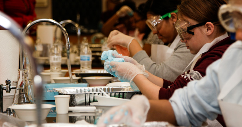 UD at the 2019 DigiGirlz Day | UDaily